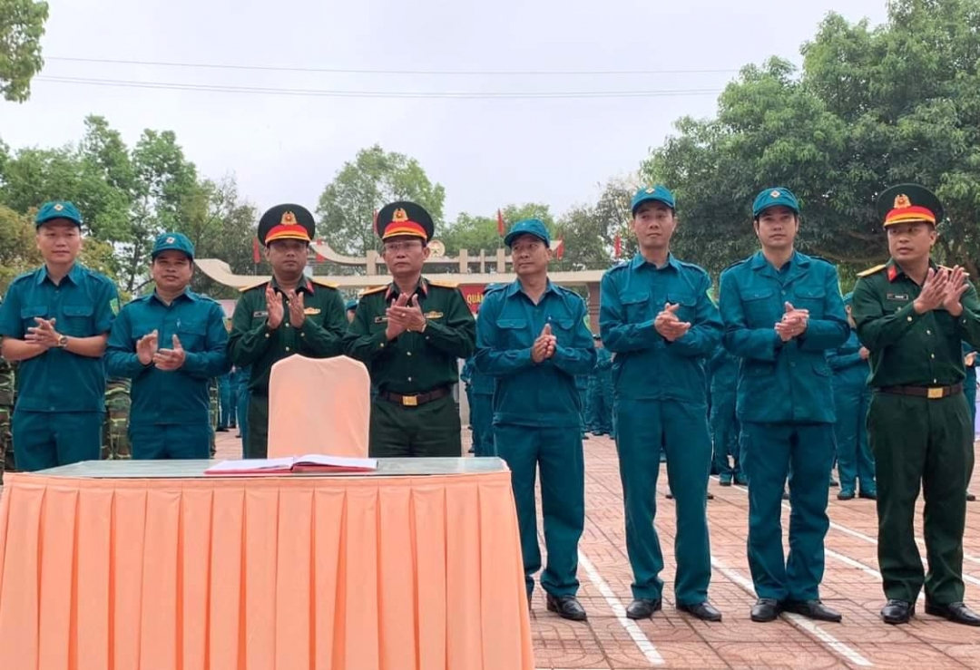 Huyện Ea Kar tổ chức Lễ ra quân huấn luyện năm 2023 và phát động đợt ...