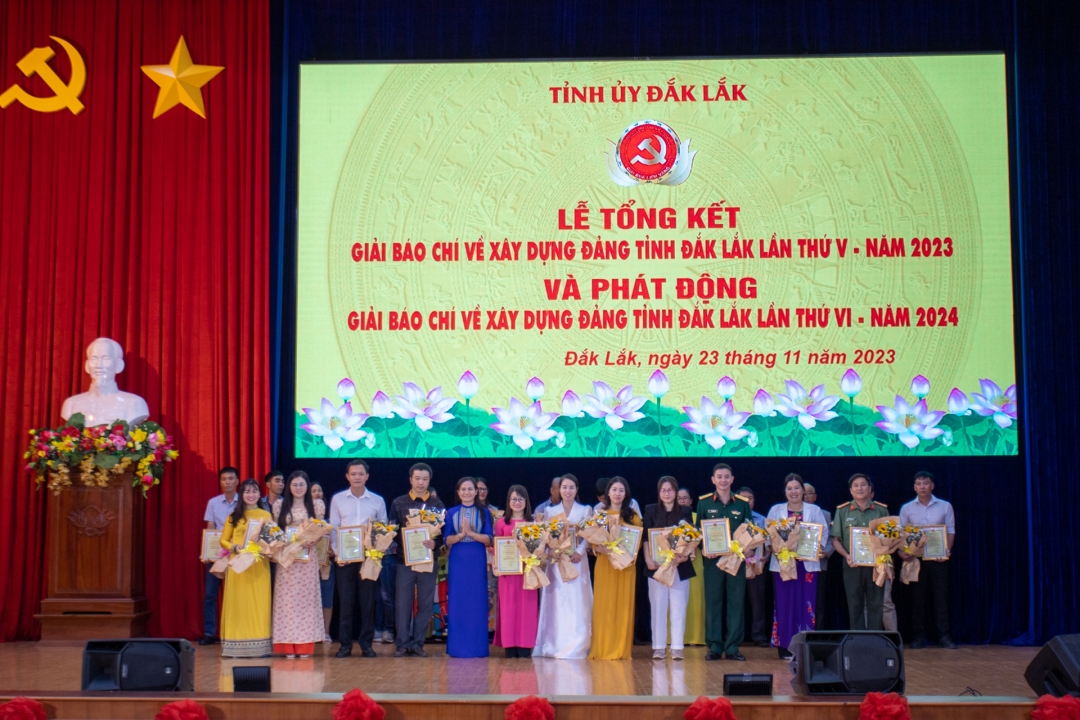 20 tác phẩm đoạt Giải Báo chí về xây dựng Đảng tỉnh Đắk Lắk lần thứ V ...