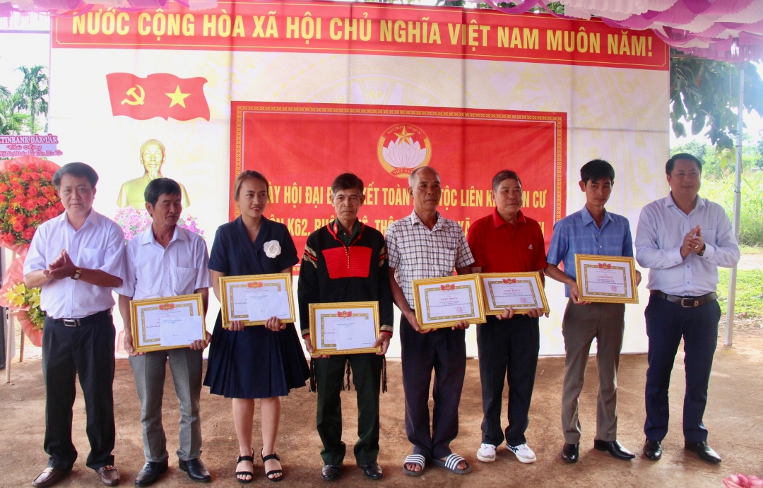 Nô nức Ngày hội Đại đoàn kết toàn dân tộc Liên khu dân cư xã Băng ...