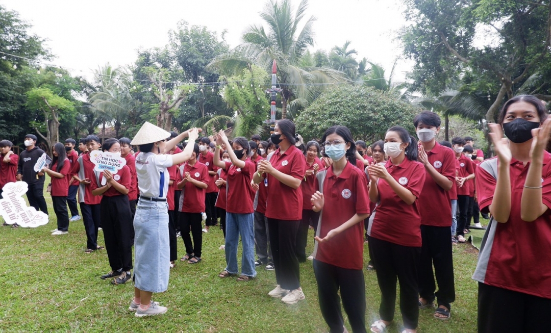 Vừa học văn hóa vừa học nghề - Báo Đắk Lắk điện tử